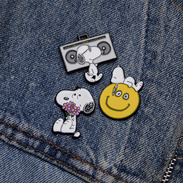Pin's Snoopy Câlin - Magpie x Peanuts – La Boite à Bonheur